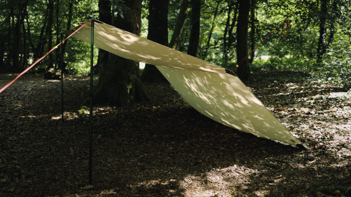 Outdoor tarps: Setup variants, tips & tricks